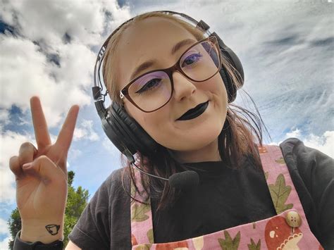 Wittle Goth Gamer Girl At Ur Service 🖤 R Goth Babes