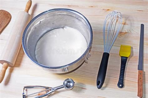 Ingredientes Alimentarios Y Utensilios De Cocina Para Cocinar En Madera