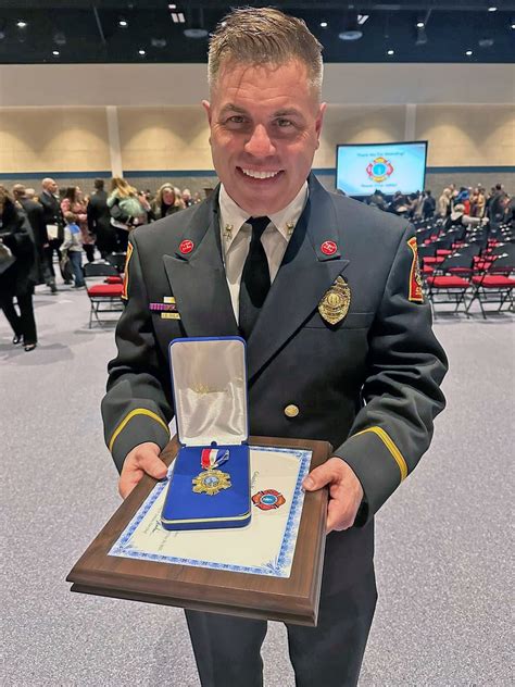 Usmc Sgt Bobby Philips Was Awarded The Columbia Richland Fire Dept Medal Of Honor For Saving