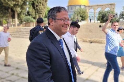 بن غفير يقتحم المسجد الأقصى