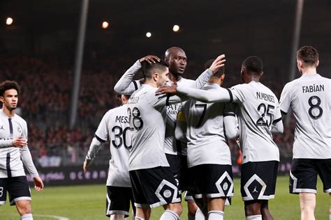 31j L1 Le Groupe Du Psg Face à Lens Les Titis Du Psg