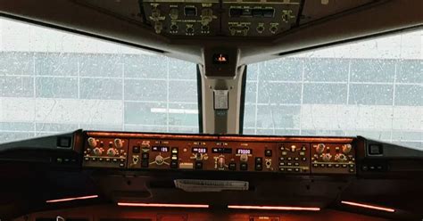 Can Planes Fly In Rain