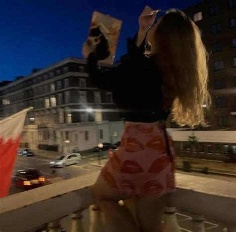 16 летняя дочь Фреймут завела фанатов очень короткой юбкой Главред