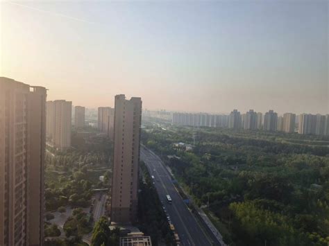 今晨本市仍有雷阵雨 最高气温 31℃ 未来三天体感闷热