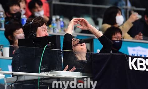 스포키 감독 8년 할 때보다 더 팔 아픈 해설위원저도 모르게 흥분하게 되네요 곽경훈의 현장