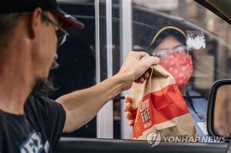 미 캘리포니아 햄버거가게 최저시급 최대 3만원 법 개정 파이낸셜뉴스