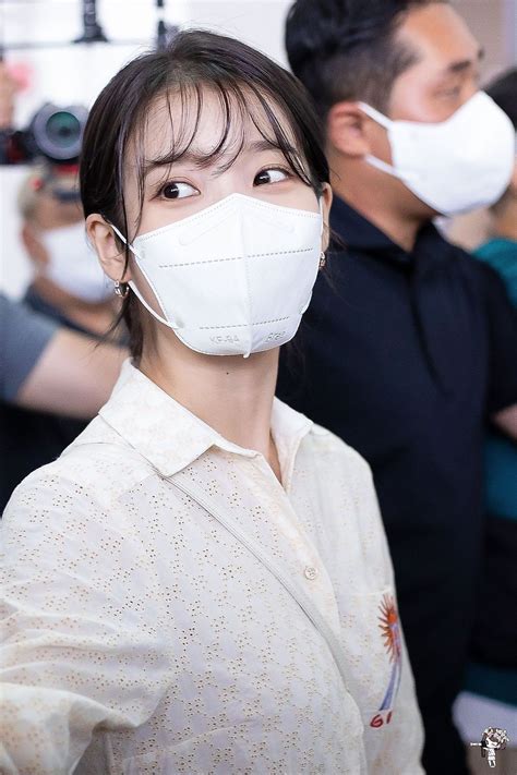 인천공항 아이유 걸그룹 연예인 짤티비 Jjtvkr