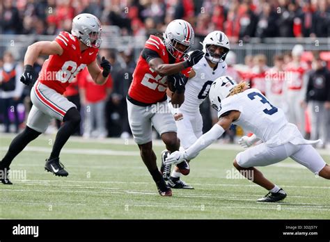 Ohio State Running Back Bo Jackson Plays Against Penn State During An