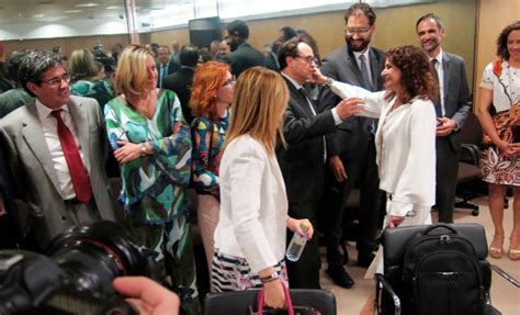 El Gobierno valenciano se desmarca del PSOE en el déficit la víspera de