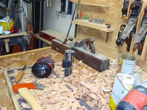 Brotherwood Make A Chisel Handle From Firewood