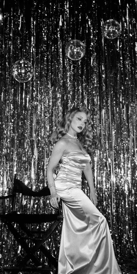 Pin di 𝐊𝐚𝐭𝐡𝐞𝐫𝐢𝐧𝐞 su tina karol