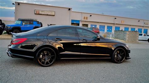 2012 Mercedes Benz W218 CLS63 AMG On R22 Black Wheels BENZTUNING