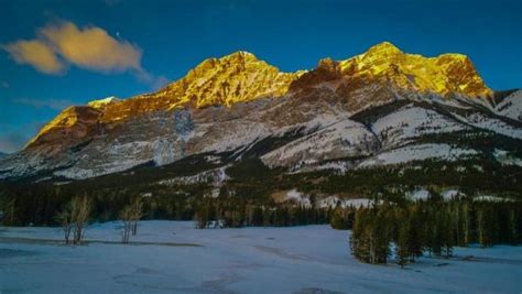 The 20 Best Winter Activities In Alberta The Planet D