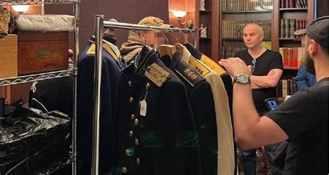 Во домот на украински пратеник биле најдени забранети симболи обвинет е за предавство