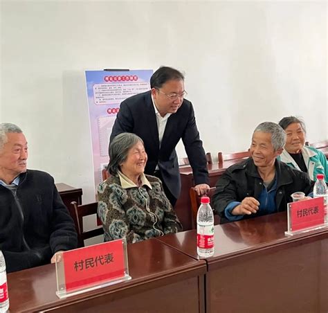 让群众吃下“定心丸”夏鑫召集杨家湾尾矿库信访问题群众恳谈会