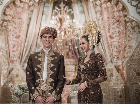 Biodata Dan Agama Molen Kasetra Suami Enzy Storia Yang Ternyata