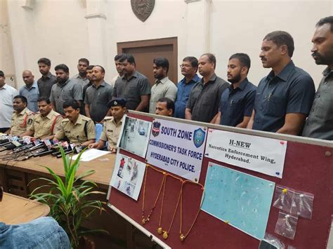 Hyderabad Chain Snatchers Arrested 120gm Of Gold Chains Seized