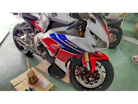 ホンダ Cbr1000rr エンジンオイル交換作業 モチュールオイル エンジンオイル オイルエレメント 福岡 タイヤ交換 ひろせ輪業 久留米市