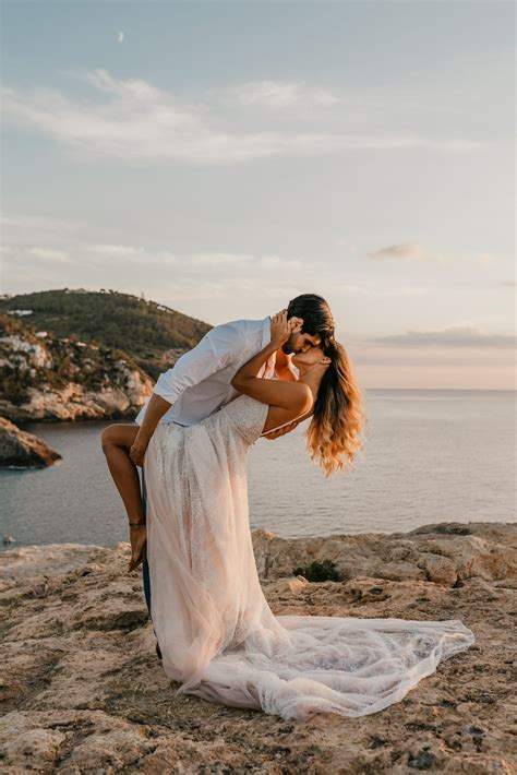 Boho Chic Trouwen In Een Ibiza Trouwjurk Bruiloft Inspiratie