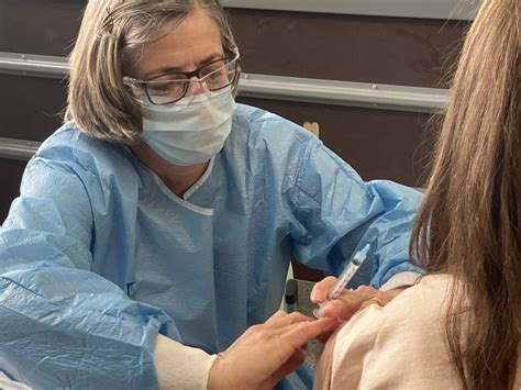 La Vaccination Gratuite Est Toujours Disponible CIEU FM 94 9 1061