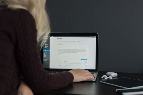 Is Wordpress Free With Hostgator Install And Hosting Faqs Blogaholic Designs