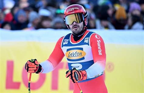 Ski Alpin Loic Meillard Remporte Le Slalom Daspen Clément Noël Sort