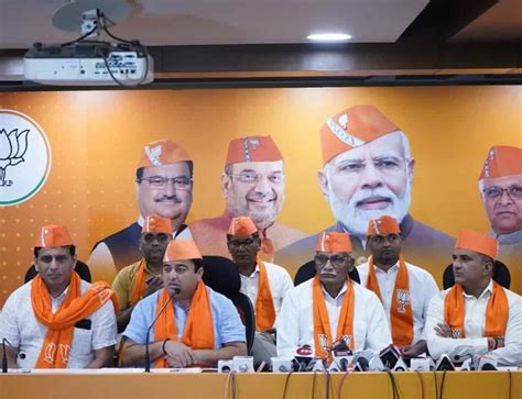 Gujarat Congress Leader Quits As Mla Joins Bjp