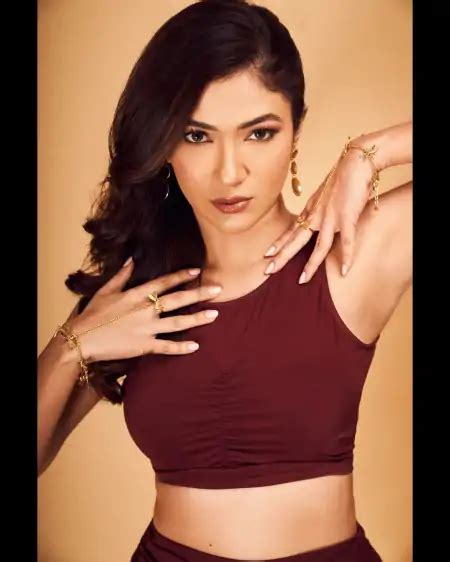 Ridhima Pandit Top 20 Hot Pics And Photo