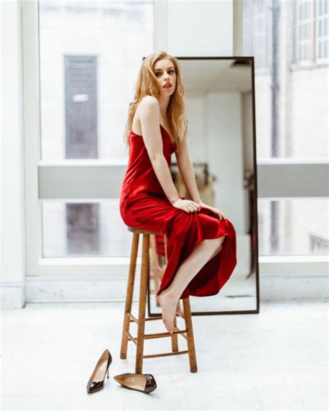 Amelia Gething Feet