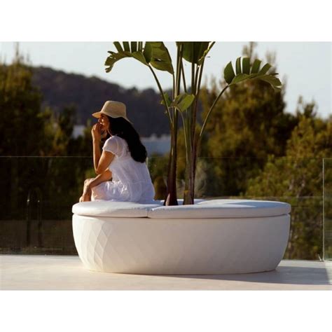 Bench With Integrated Planter Vases Island Lacquered Vondom