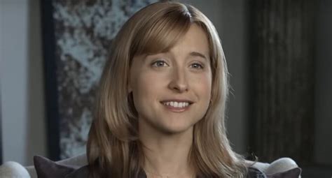 Allison Mack Por Qué Apenas Estuvo Unos Años En Prisión Por El Caso