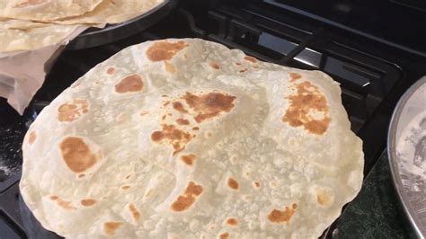 طريقة عمل عيش خبز البتاو الطري جدا علي سطح البوتاجاز Youtube