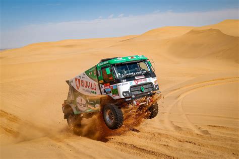 Le Dakar En Véhicule électrique · Axa Passion