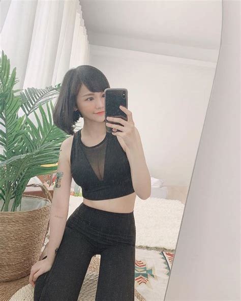 首破尺度！許瑜罕見辣照「透視秀i字深溝」 網：是隱乳系！