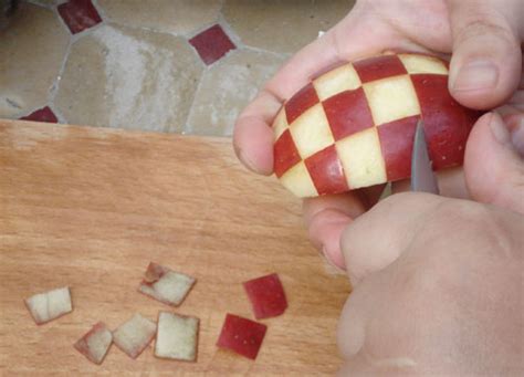 Apple Bunnies And More Decorative Apple Cutting Techniques Justbento
