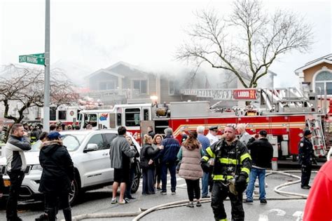Fdny 3 Firefighters Seriously Hurt In Massive House Fire Collapse In