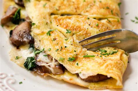 Cheesy Mushroom And Spinach Omelet The Chunky Chef