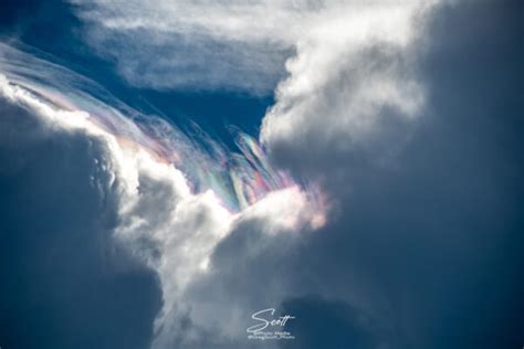 Fotógrafo capta iridiscencia de nubes sobre tormenta en Florida arco iris The Epoch Times
