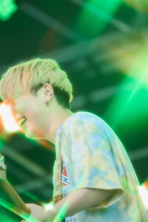 のん、『森、道、市場2023』にギプスでライブ出演⁈ レポート Rooftop
