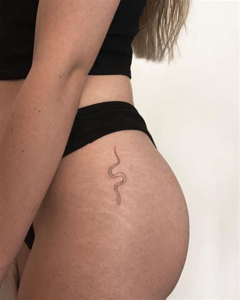 23 Impressive Hip Tattoo Ideas Youll Want To Show Off