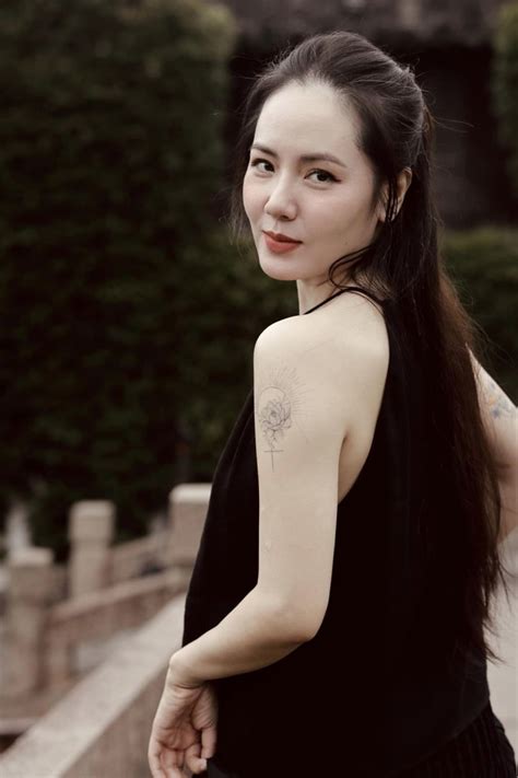 Phương Linh Khoe Sắc Tuổi 40