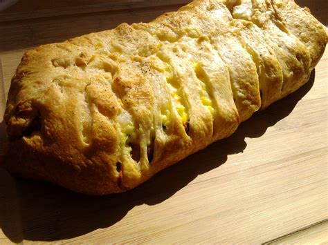 Scrambled Egg Brunch Bread