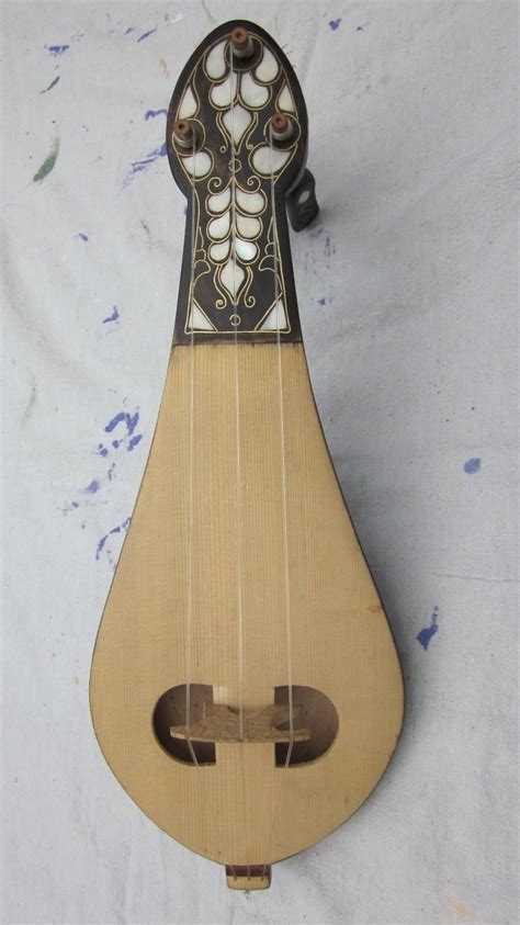 Kemenche Or Kemen E Is A Name Used For Various Types Of Stringed Bowed
