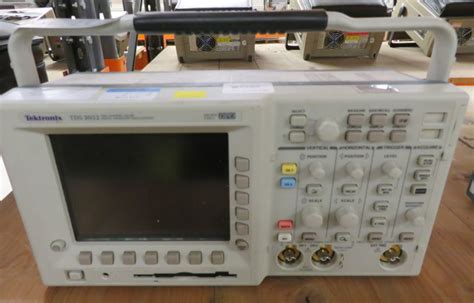 Tektronix TDS 3052 Two Channel Color Digital Phosphor Oscilloscope ...