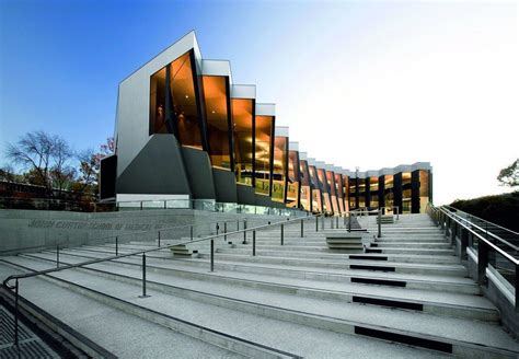 Trường The Australian National University Canberra Tec