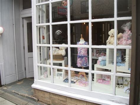 Buzziebeez Shop In Padiham 31 Burnley Road Padiham Bb12 8by