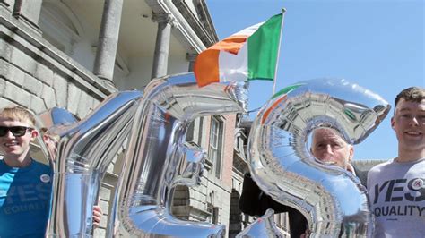 Ireland Becomes First Country To Leagalise Same Sex Marriage By Popular