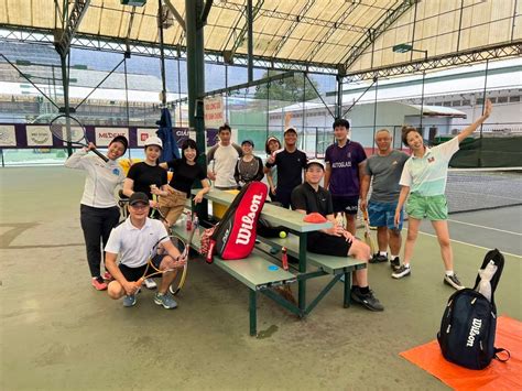 プロコーチのレッスンが人気！ ふります会（テニス） ベトナムスケッチ