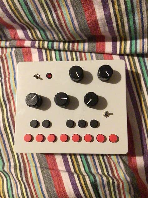 Michael Rucci 8 Bit Power Synth White Reverb