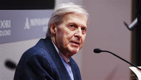 Vittorio Sgarbi E La Malattia Mentale Lipotesi Della Psicologa Cosè